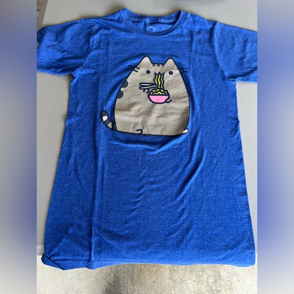 Hot Topic | Tops | Pusheen Tshirt | Poshmark